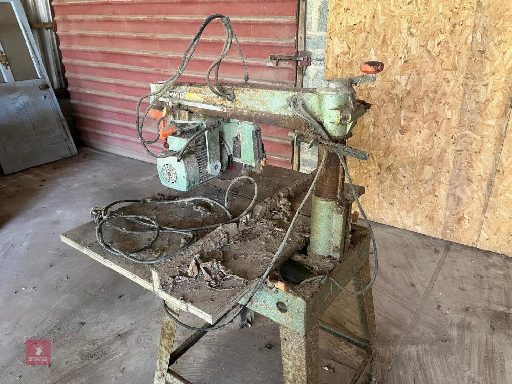 DEWALT 1370 RADIAL ARM SAW 1